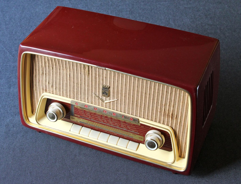 Grundig 97 Valve Radio - Radio Retro