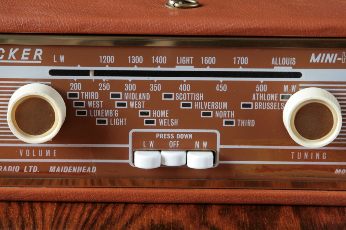 HACKER MINI HERALD TRANSISTOR RADIO - Radio Retro