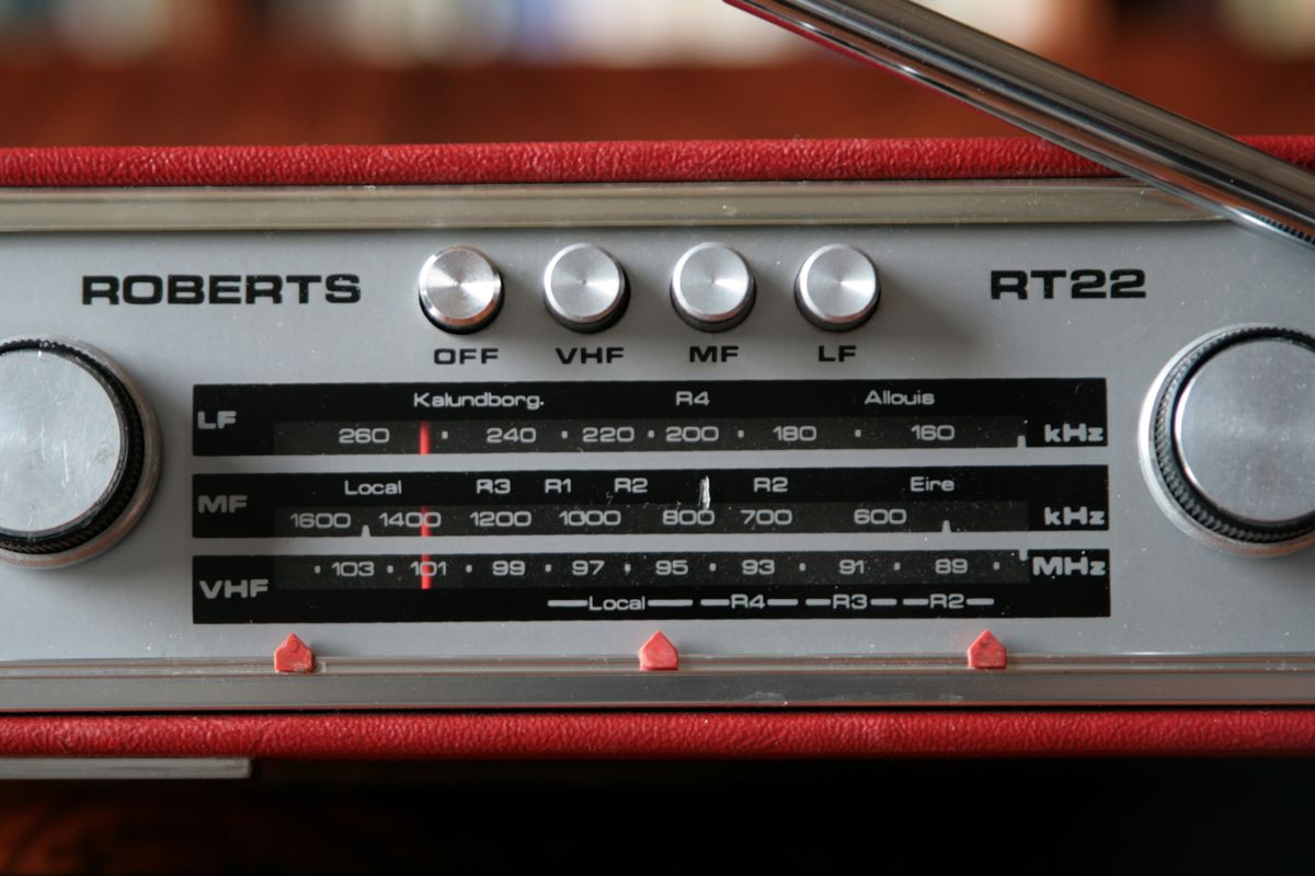 ROBERTS RT22 TRANSISTOR RADIO - Radio Retro